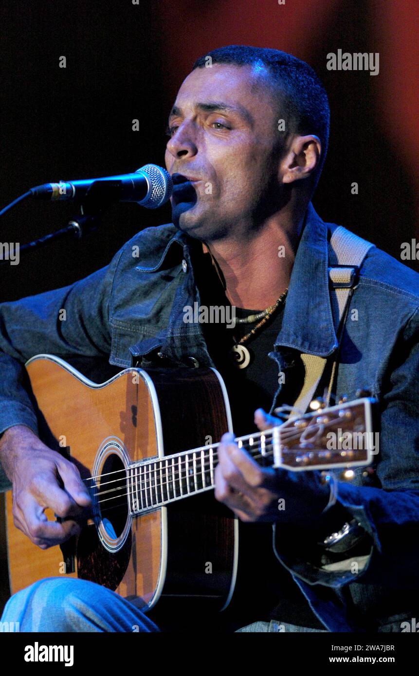 Milan Italy 2004-05-30 : Alex Britti, Italian singer, during the ...