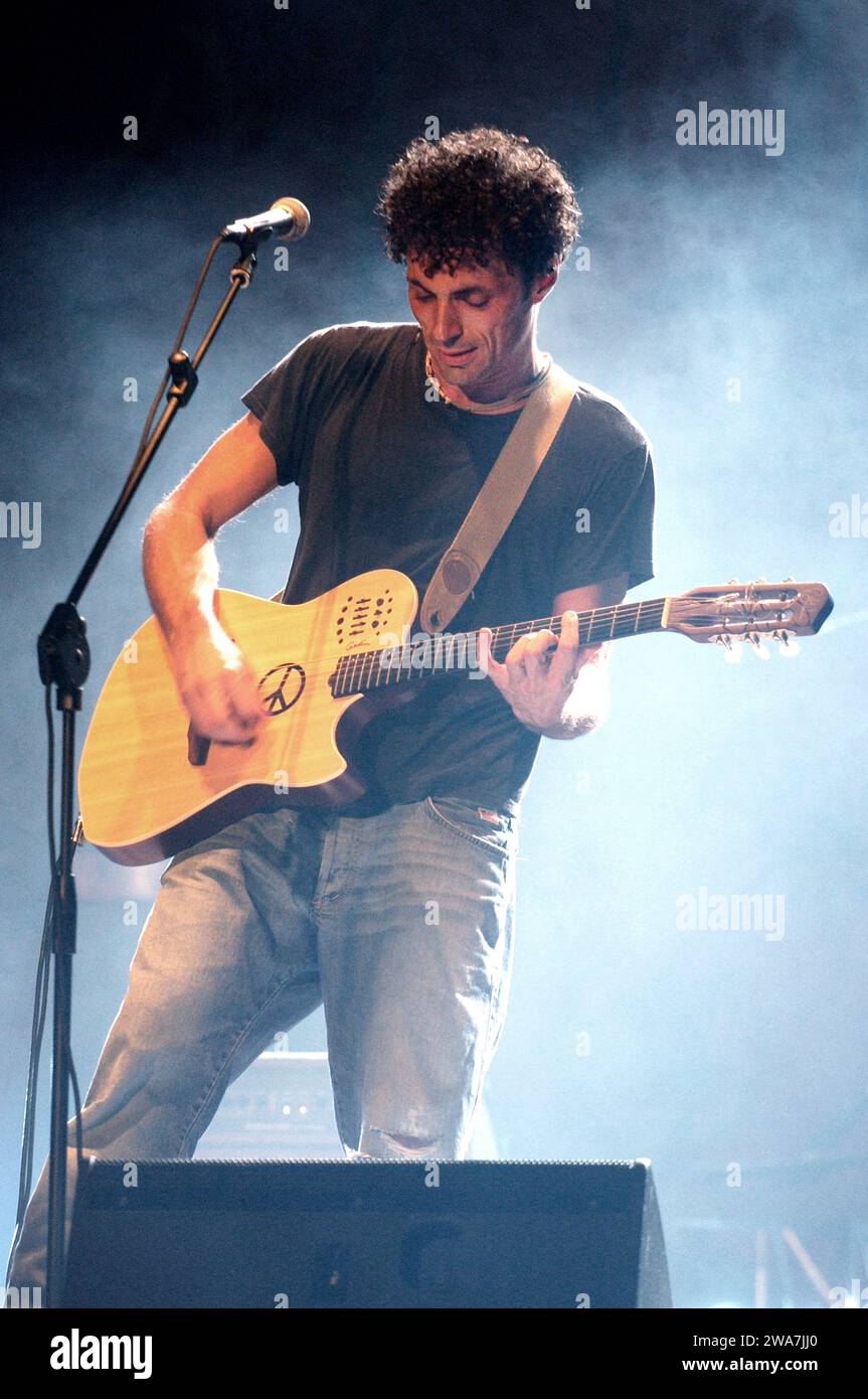 Alex britti 2005 hi-res stock photography and images - Alamy