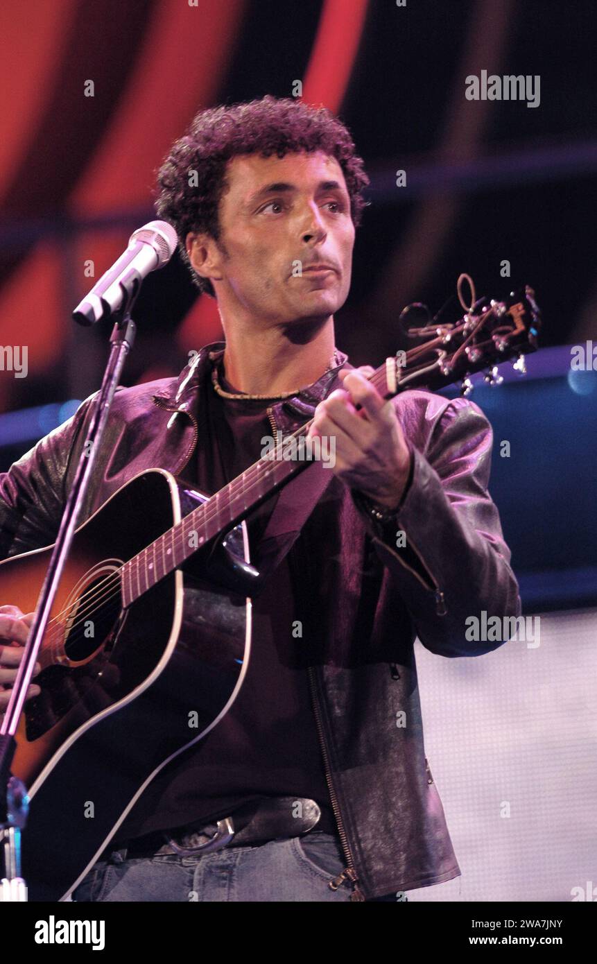 Alex britti festivalbar 2005 hi-res stock photography and images - Alamy