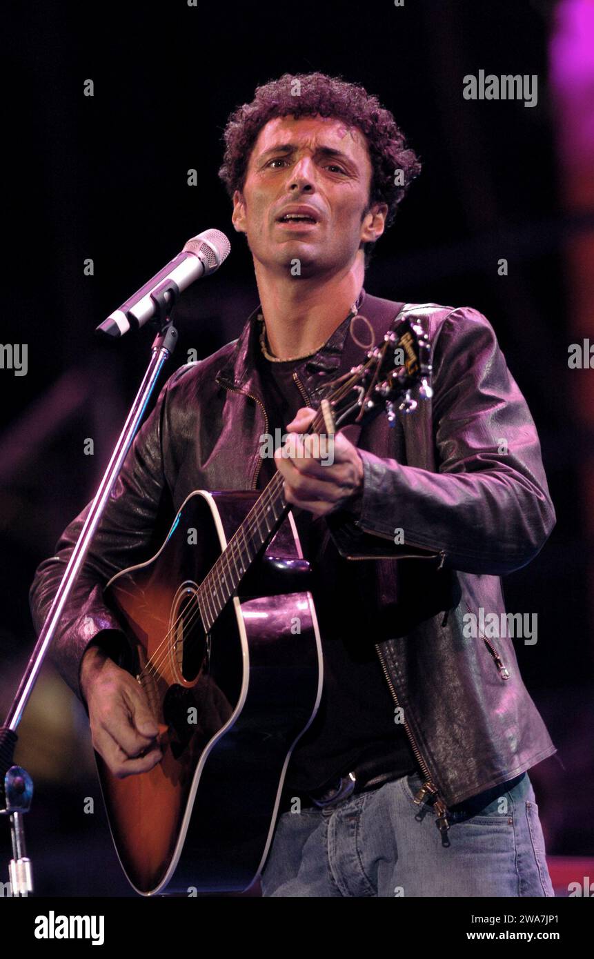 Alex britti festivalbar 2005 hi-res stock photography and images - Alamy