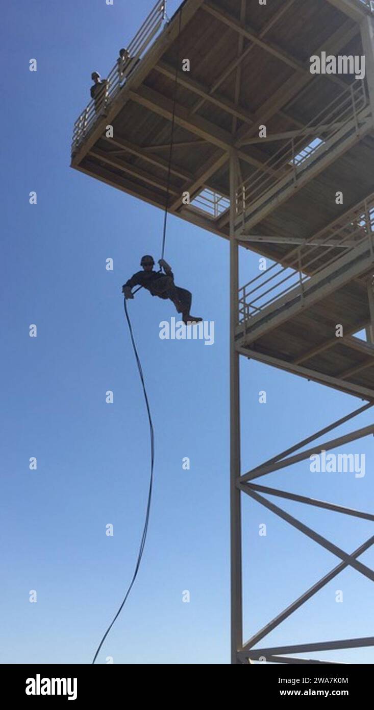 Helicopter rappelling hi-res stock photography and images - Alamy
