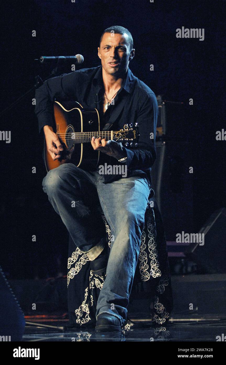 Alex britti radio italia 2007 hi-res stock photography and images - Alamy