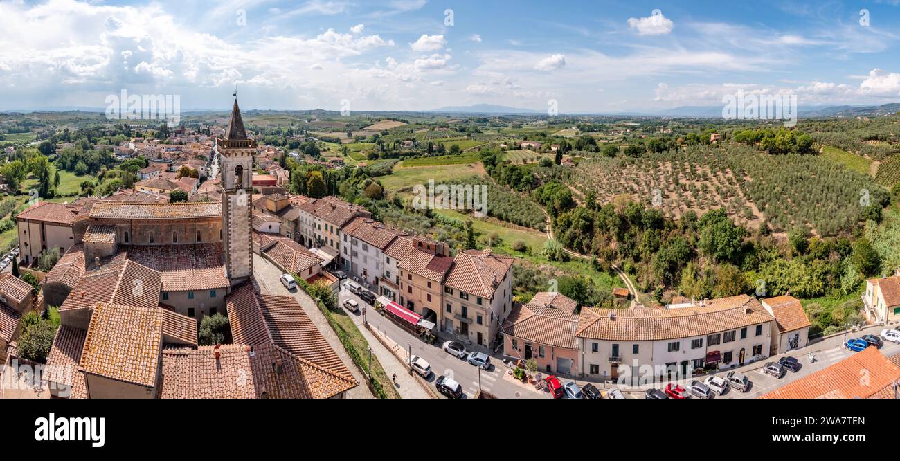 Aerial view of little medieval Vinci town in the Tuscany, Italy ...