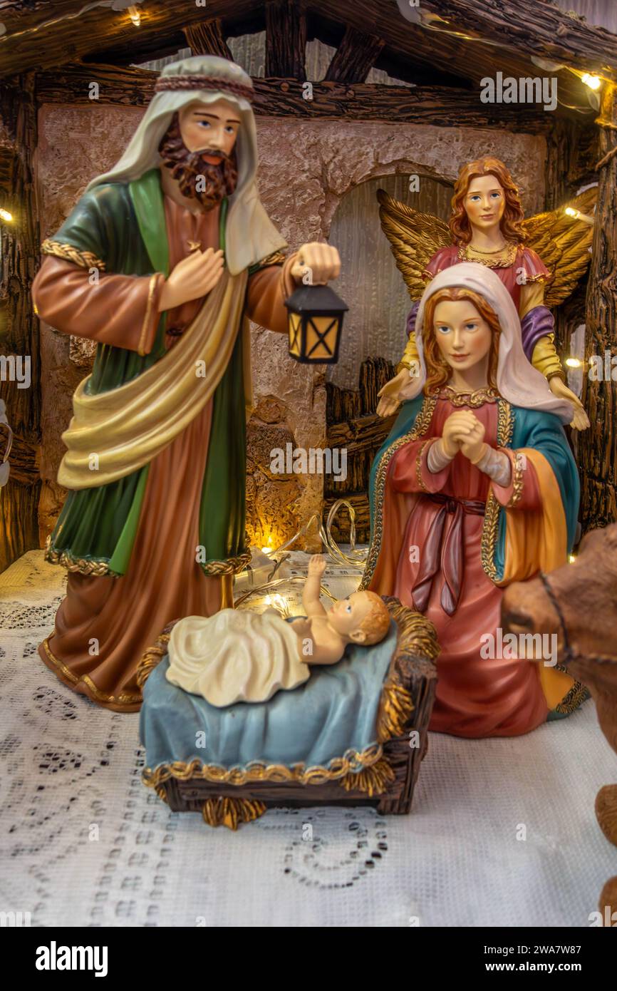 Mary and jesus in the stable hi-res stock photography and images - Alamy