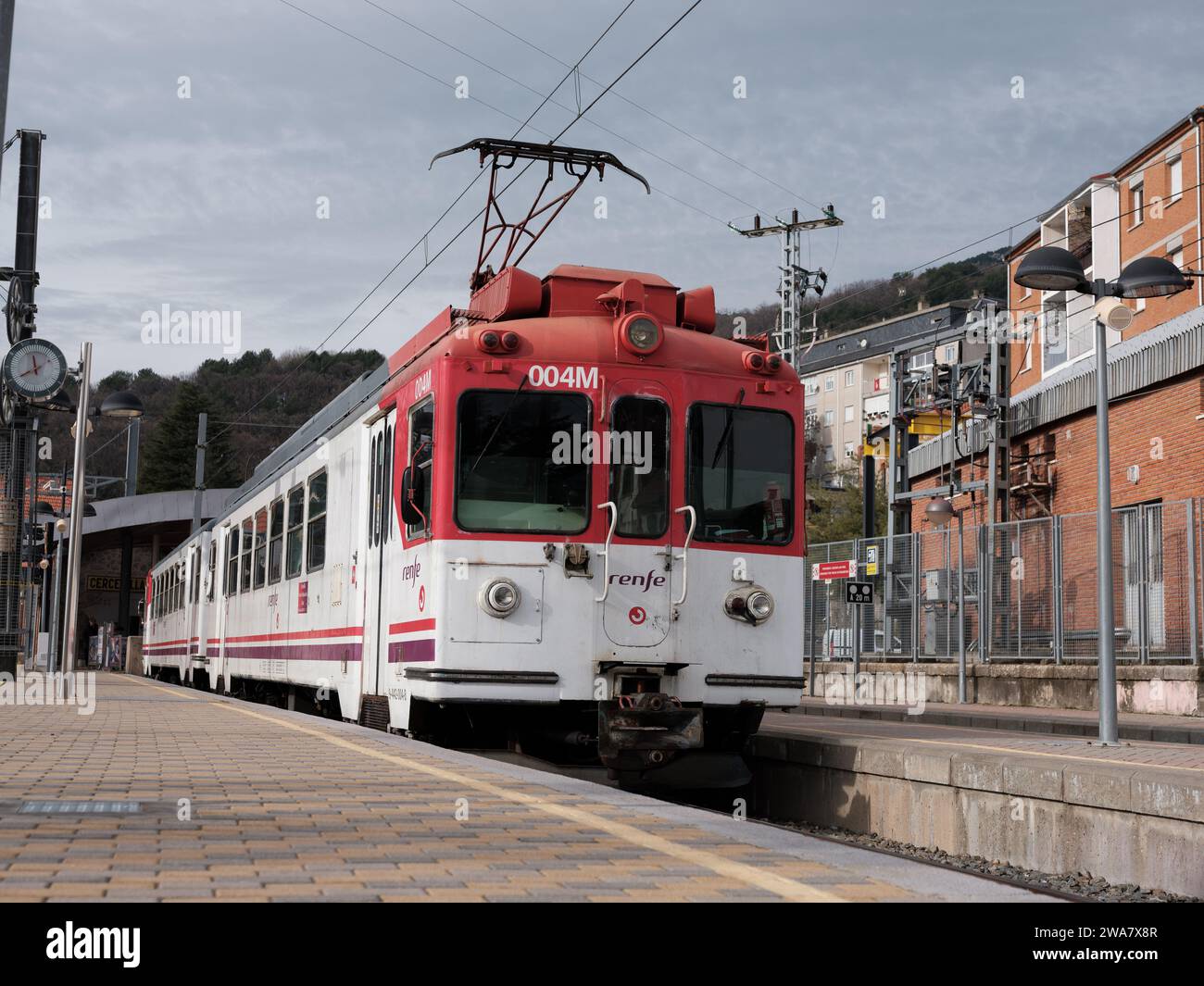 Renfe series 442 narrow gauge train, parked at the Cercedilla train ...