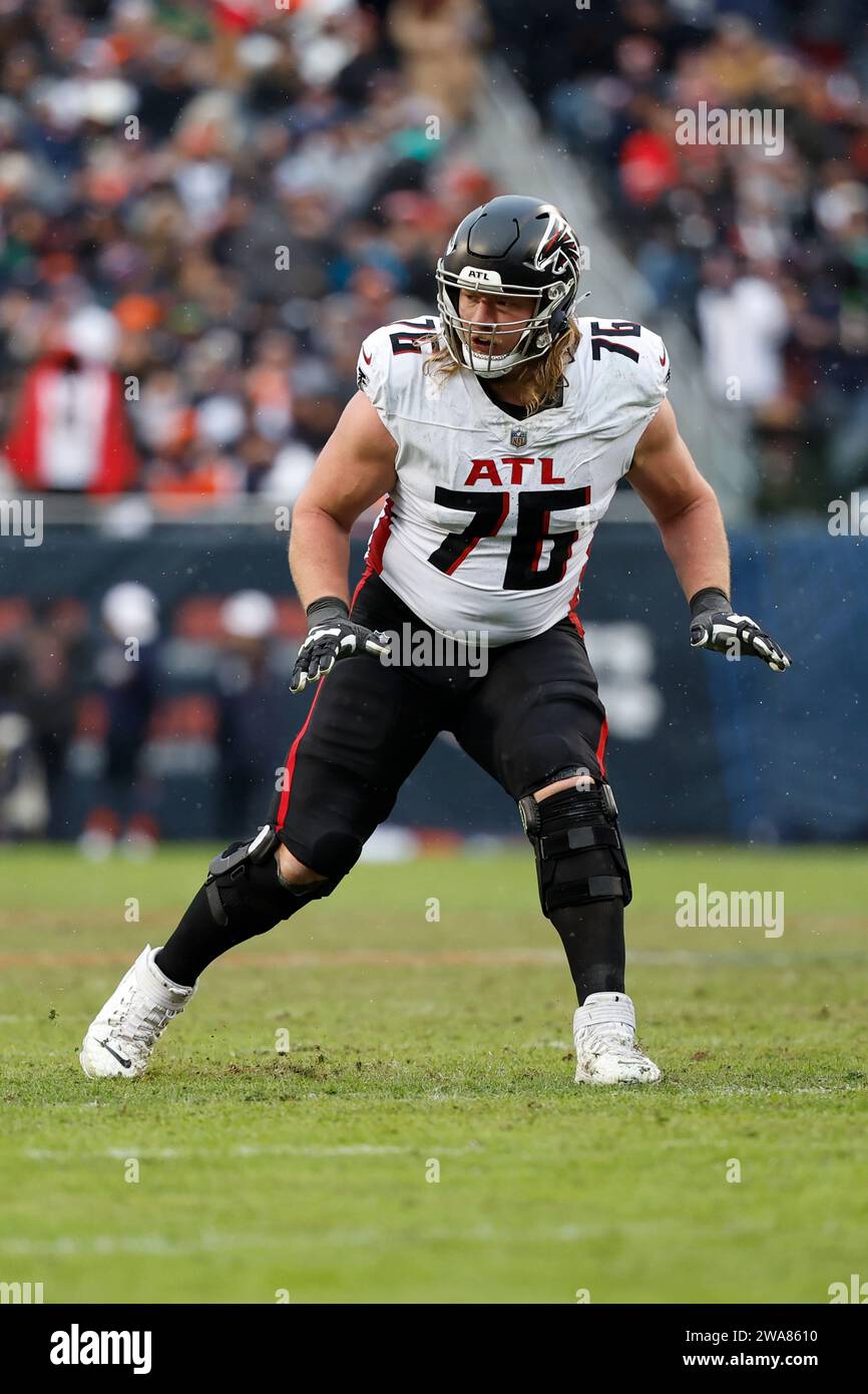 Atlanta Falcons offensive tackle Kaleb McGary (76) blocks against the ...