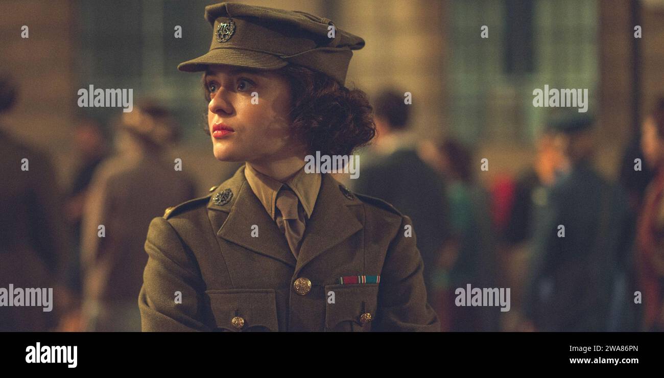 THE CROWN, Viola Prettejohn as Queen Elizabeth II, 'Ritz', (Season 6 ...