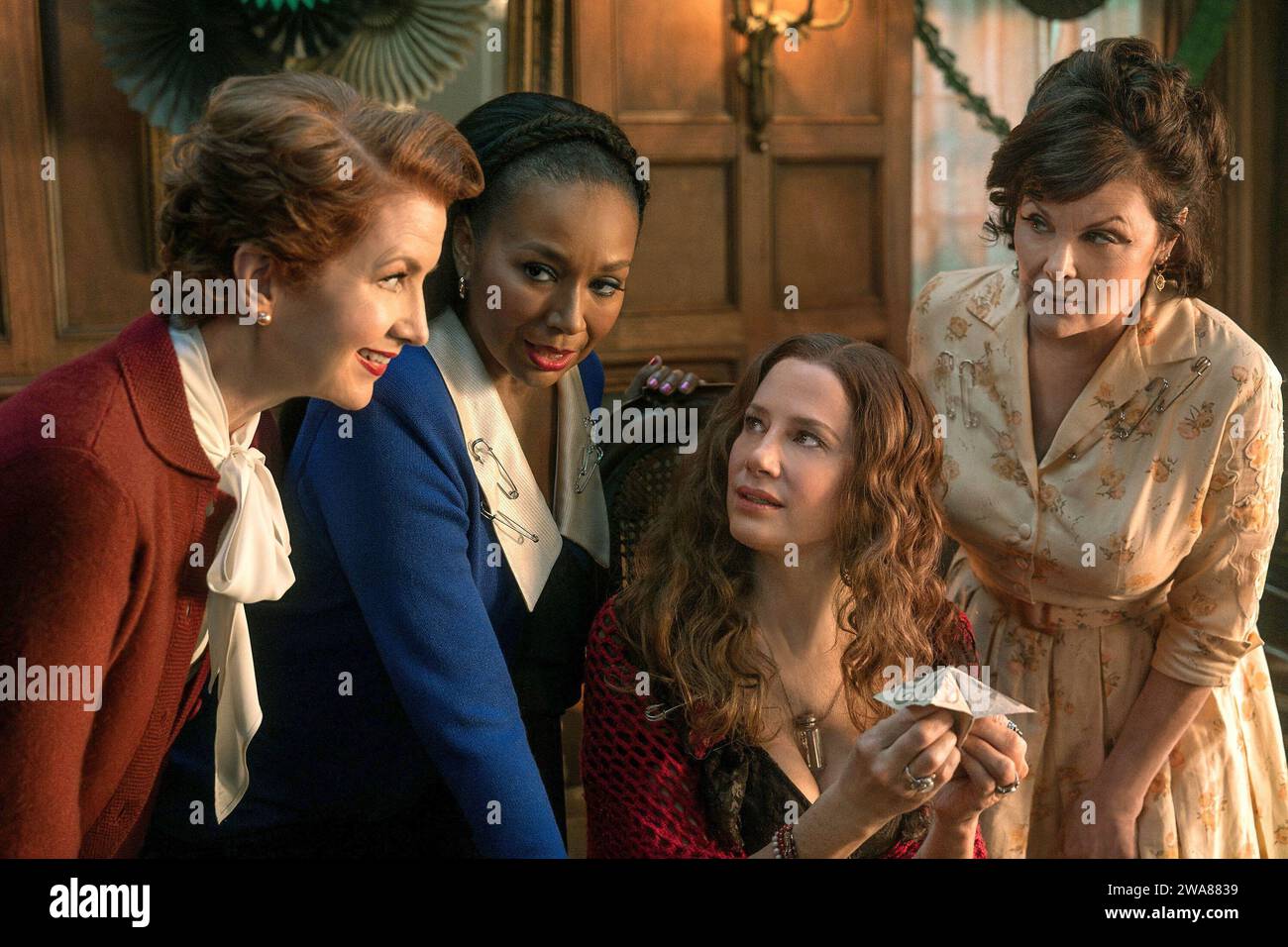 SHINING VALE, from left: Deb Hiett, Eva La Dare, Mira Sorvino, Sherilyn ...