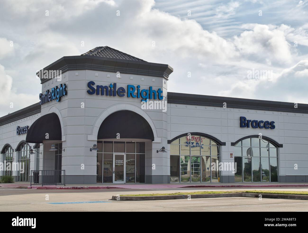 Dental office exterior hi-res stock photography and images - Alamy