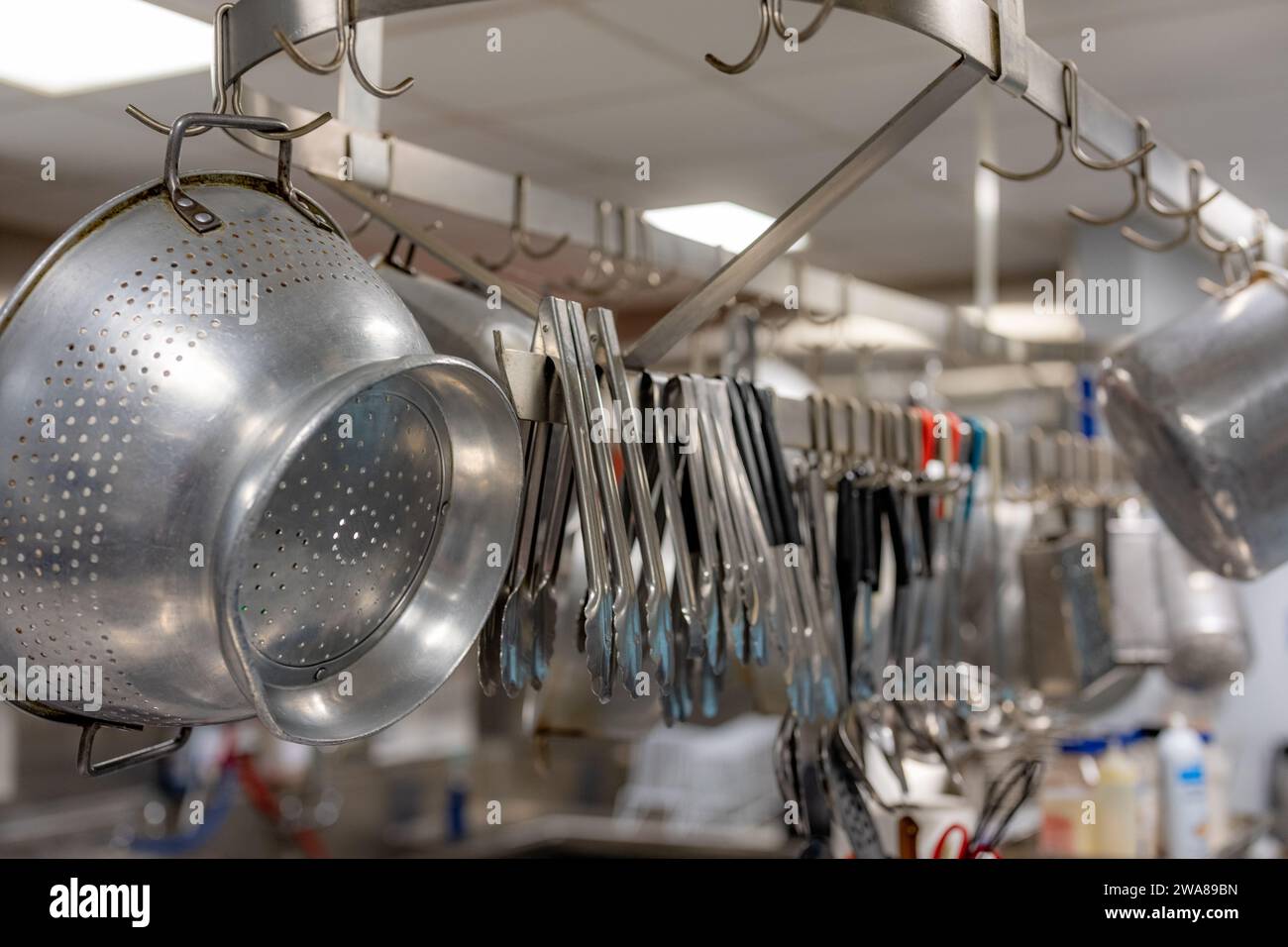 Hanging pans in kitchen hi-res stock photography and images - Alamy
