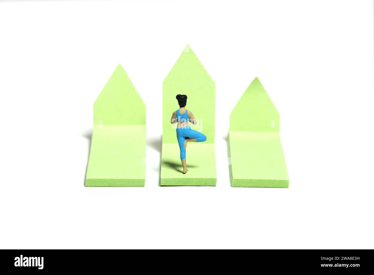 Creative miniature people toy figure photography. Sticky notes ...