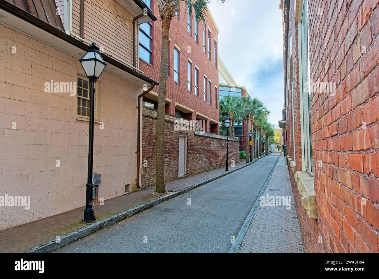 Alley brick hi-res stock photography and images - Alamy