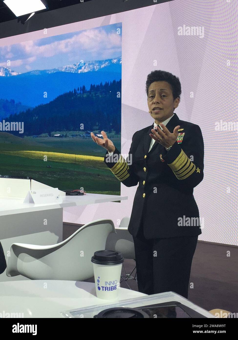 Adm michelle j howard hi-res stock photography and images - Alamy