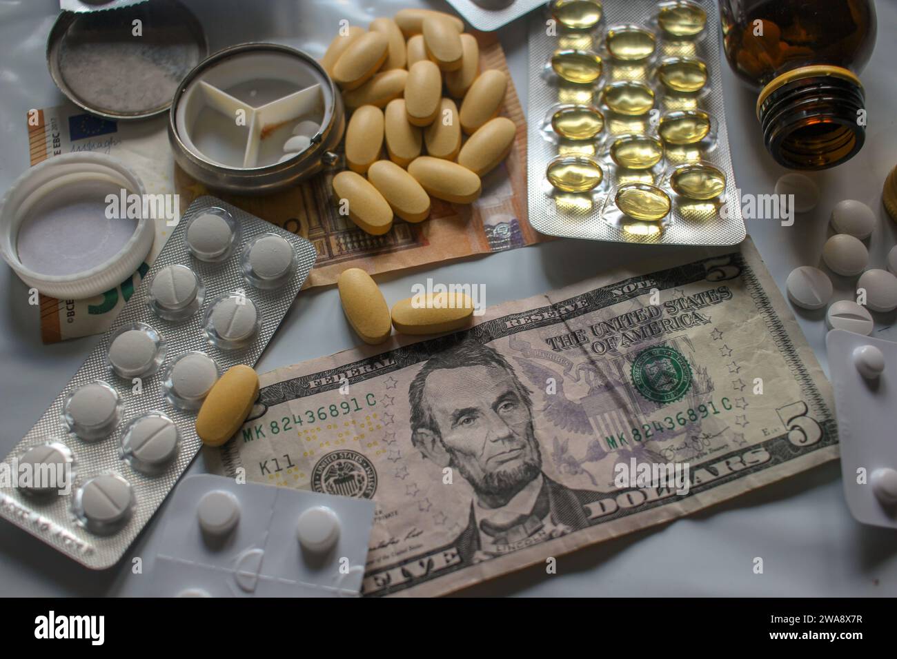 Currencynote hi-res stock photography and images - Alamy