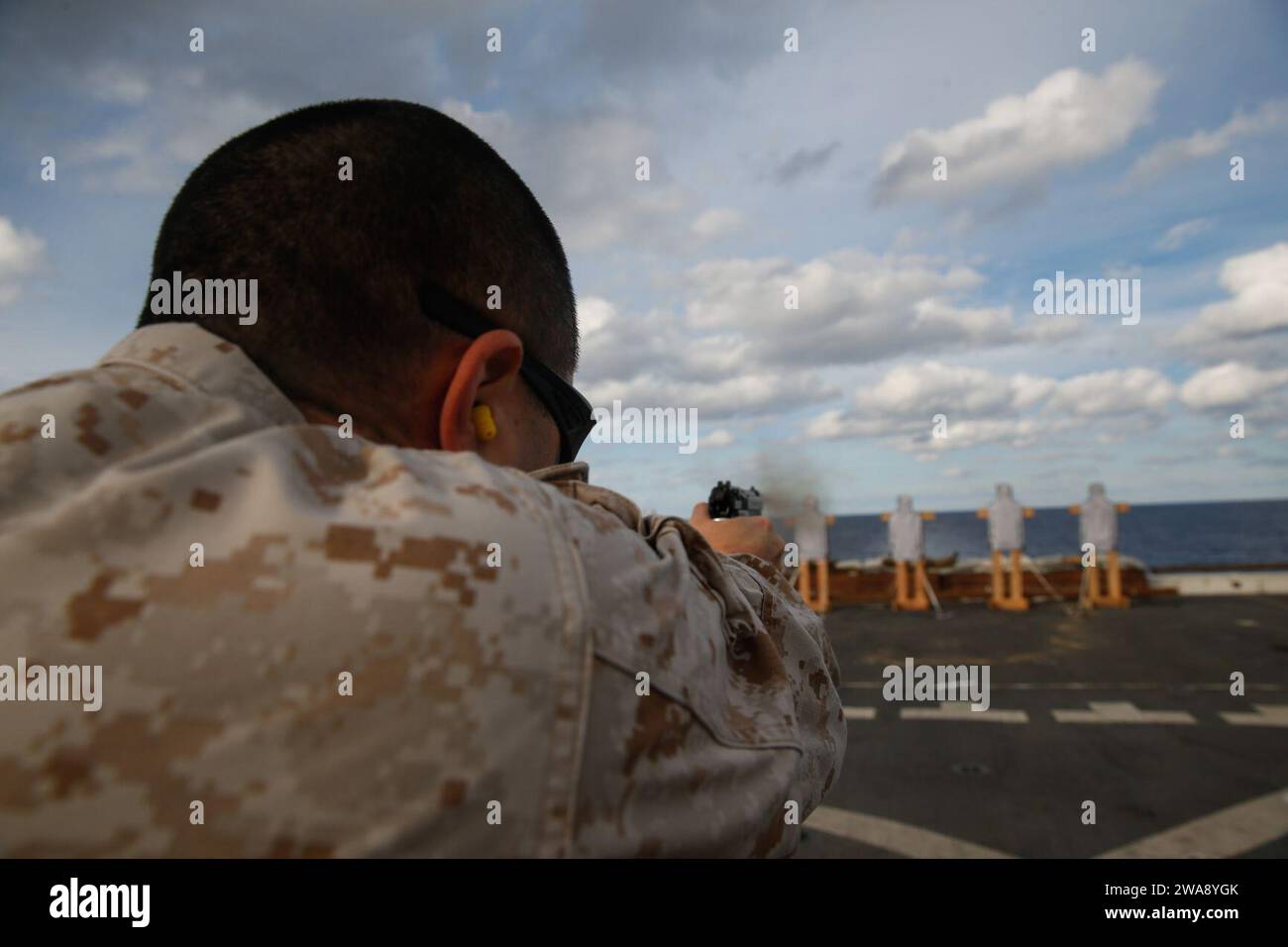 US military forces. 171210CK339-105 MEDITERRANEAN SEA (Dec. 10, 2017 ...