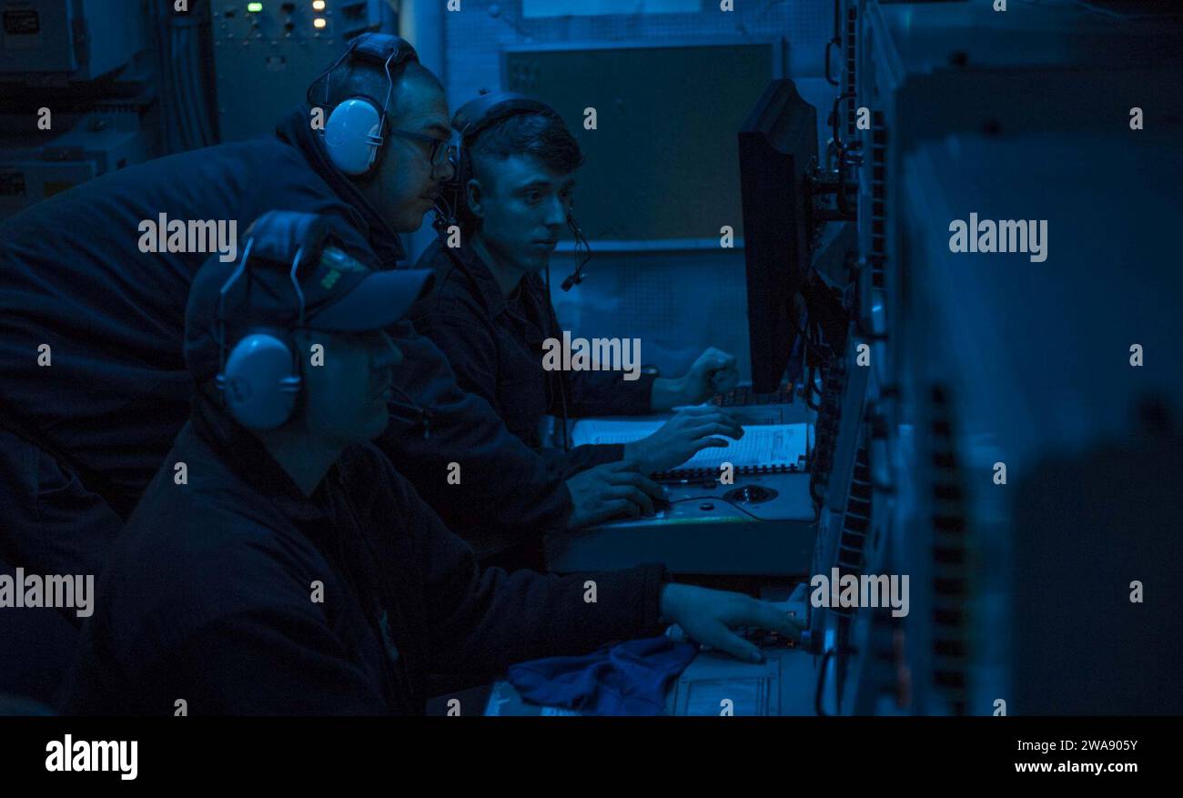 Anti submarine warfare sonar hi-res stock photography and images - Alamy