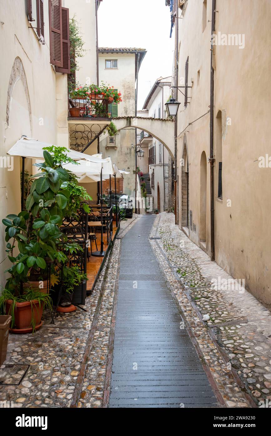 Pedestrian Alley in Spoleto - Italy Stock Photo - Alamy