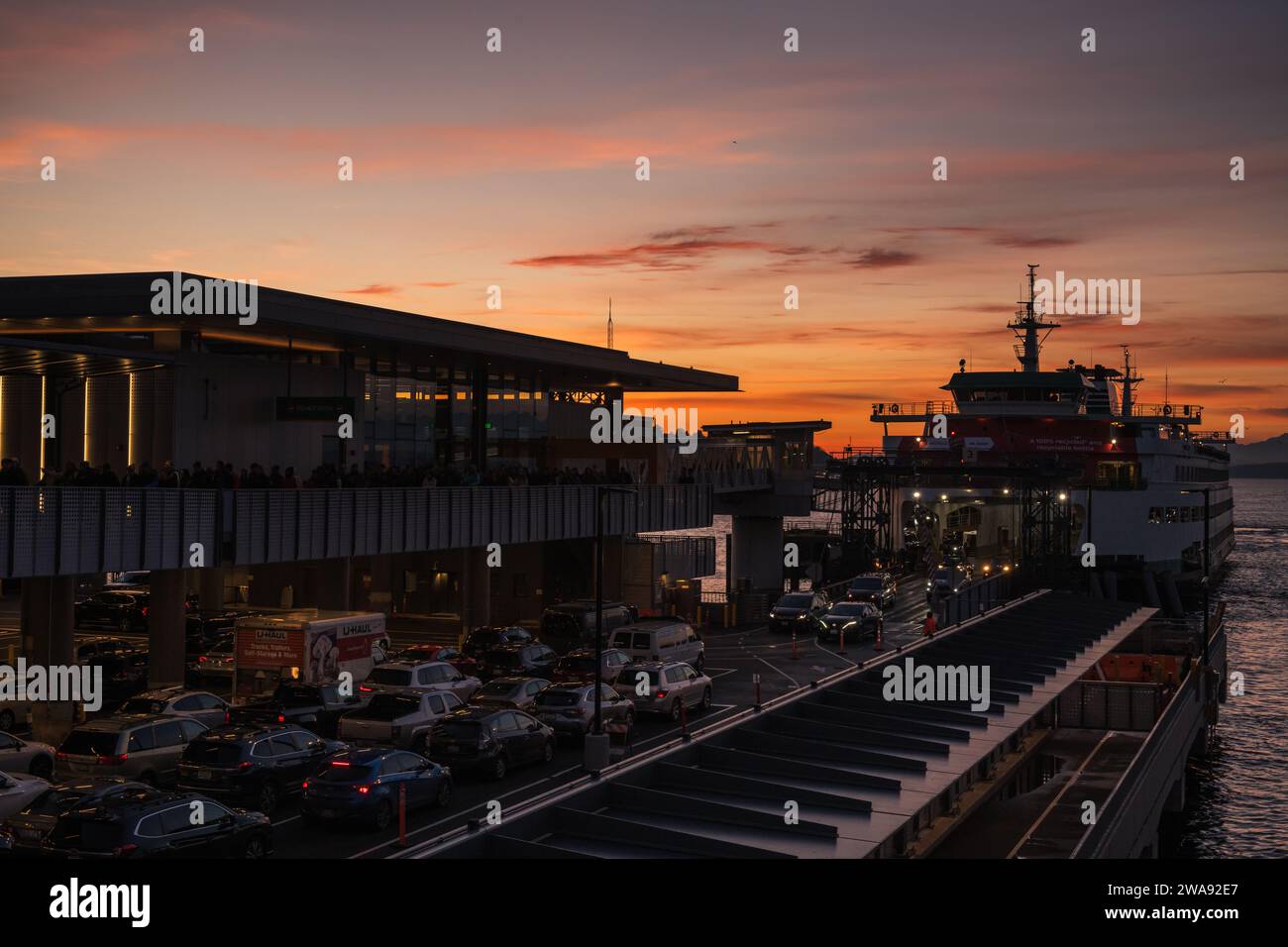 Seattle, USA. 26 Nov, 2023. Golden hour at the Colman Ferry Terminal on ...