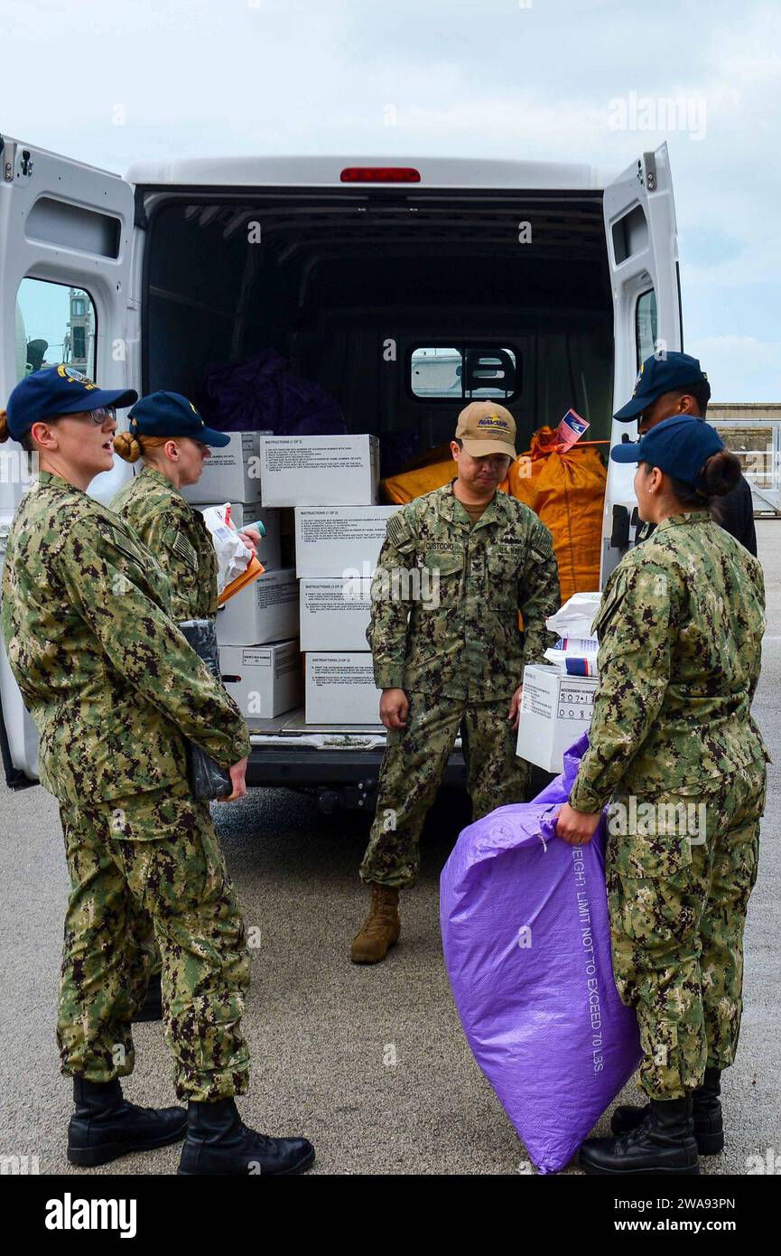Us mail ship hi-res stock photography and images - Alamy