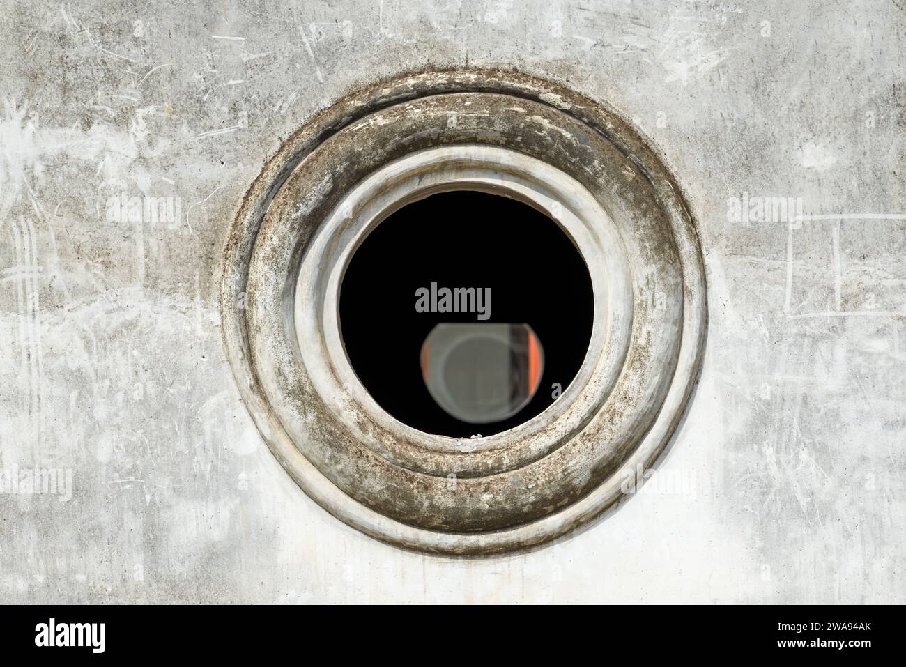 Round transom hi-res stock photography and images - Alamy