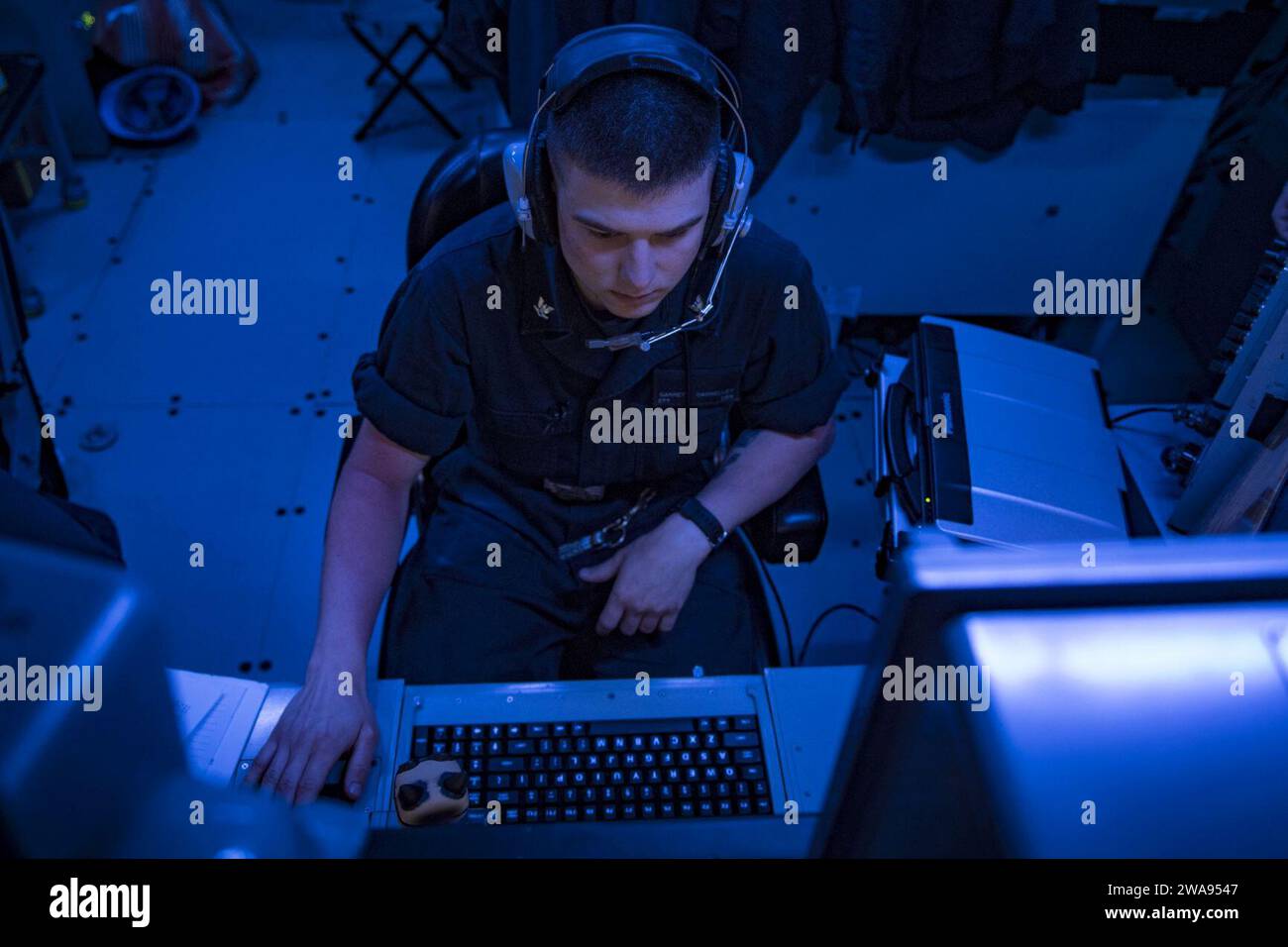 U s navy cryptologic technician technical hi-res stock photography and ...