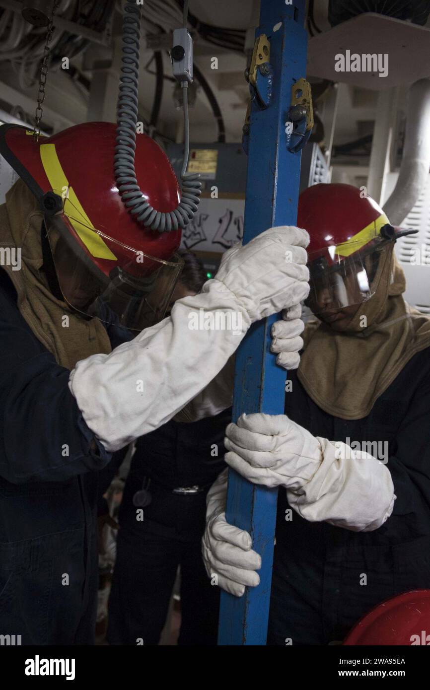 I type shoring hi-res stock photography and images - Alamy