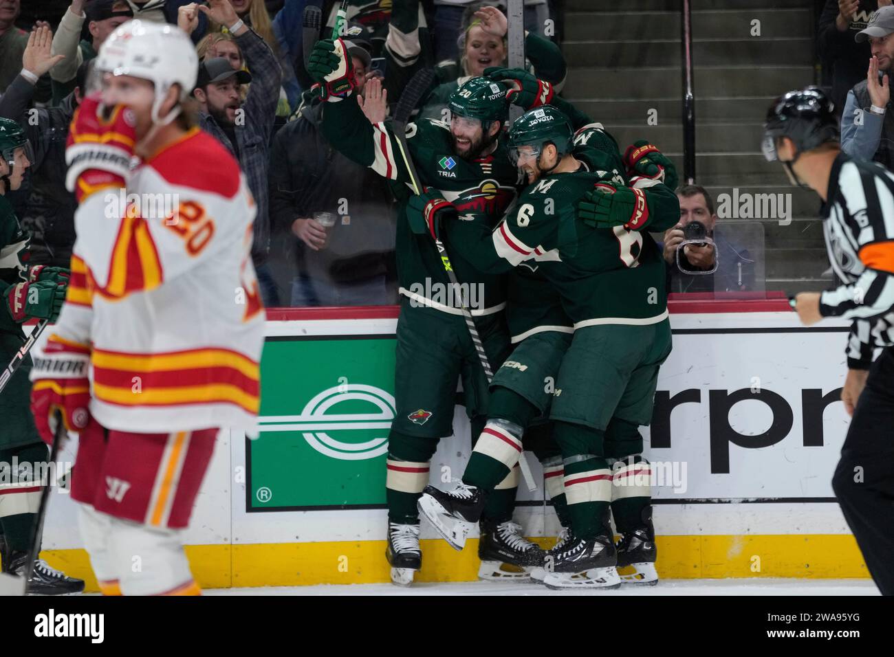 Minnesota Wild left wing Pat Maroon (20) celebrates with teammates ...