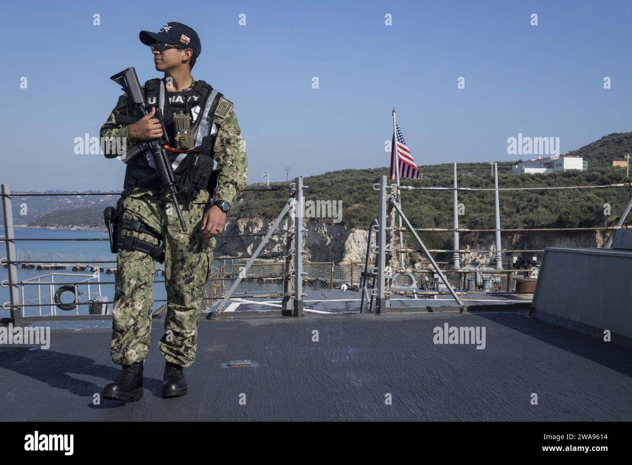 Topside security hi-res stock photography and images - Alamy