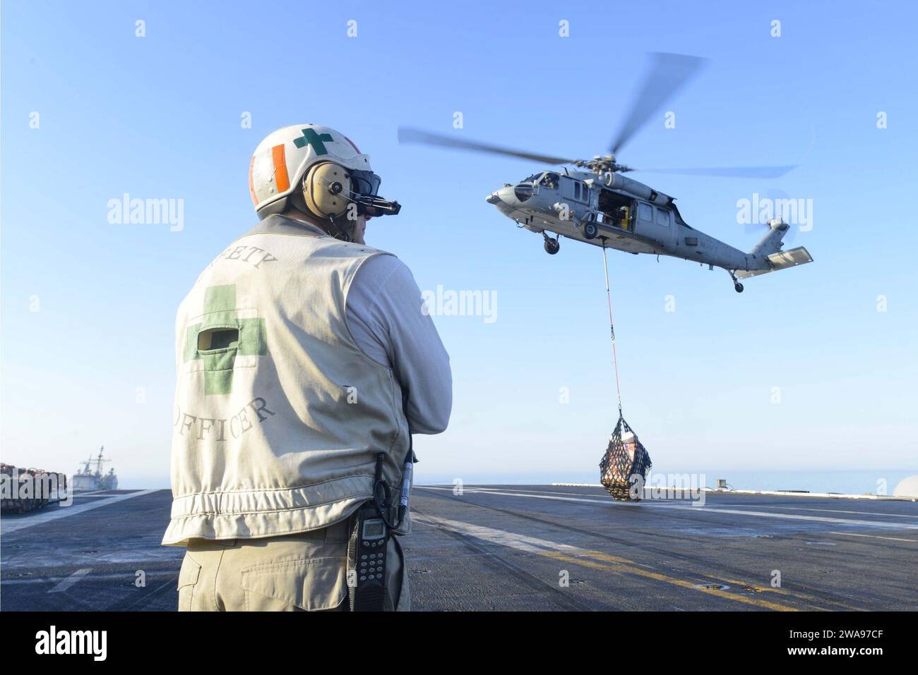 Us naval ship arctic hi-res stock photography and images - Alamy