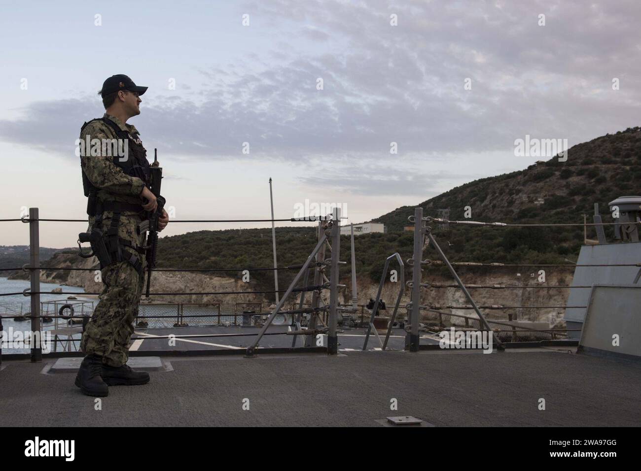 Topside security hi-res stock photography and images - Alamy