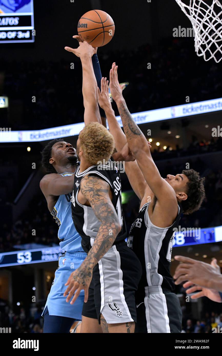 Memphis Grizzlies forward Jaren Jackson Jr., left, shoots against San ...