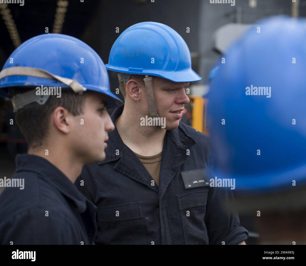 Us navy load center hi-res stock photography and images - Alamy