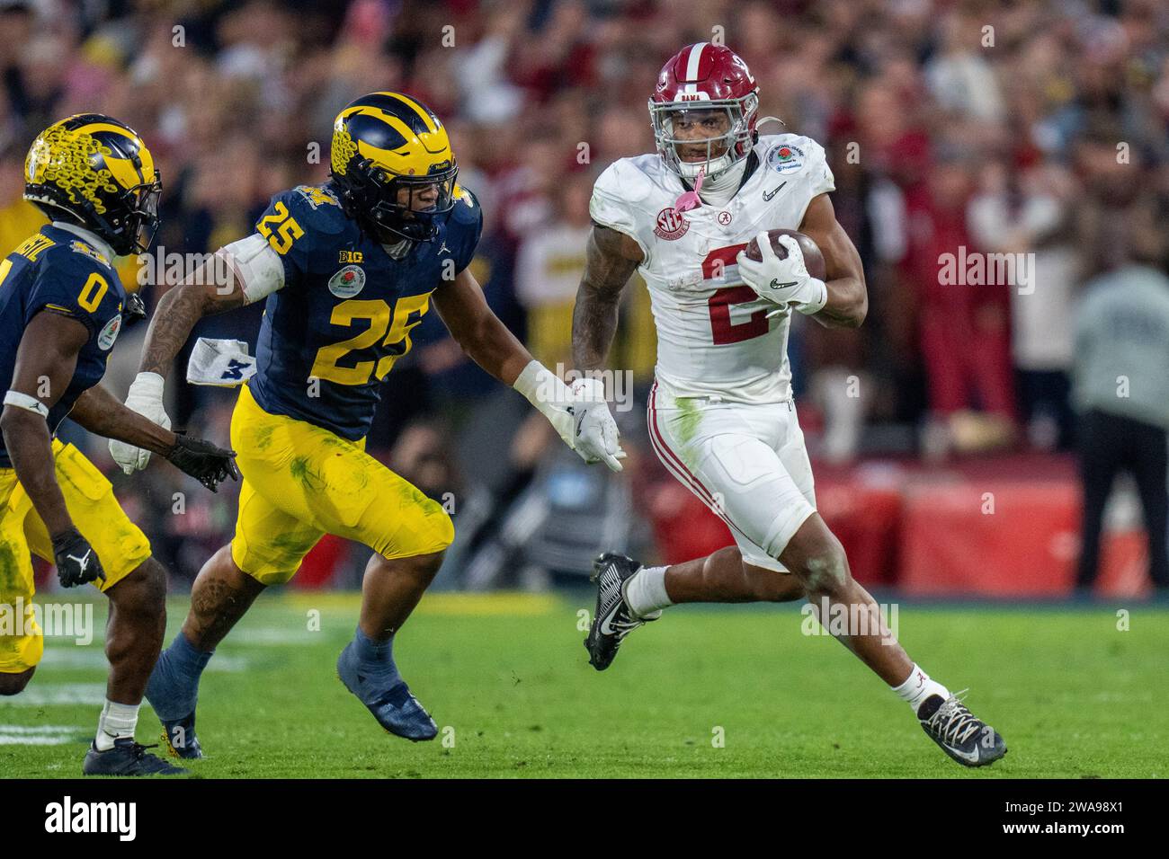 Pasadena, United States. 01st Jan, 2024. Alabama Crimson Tide running ...