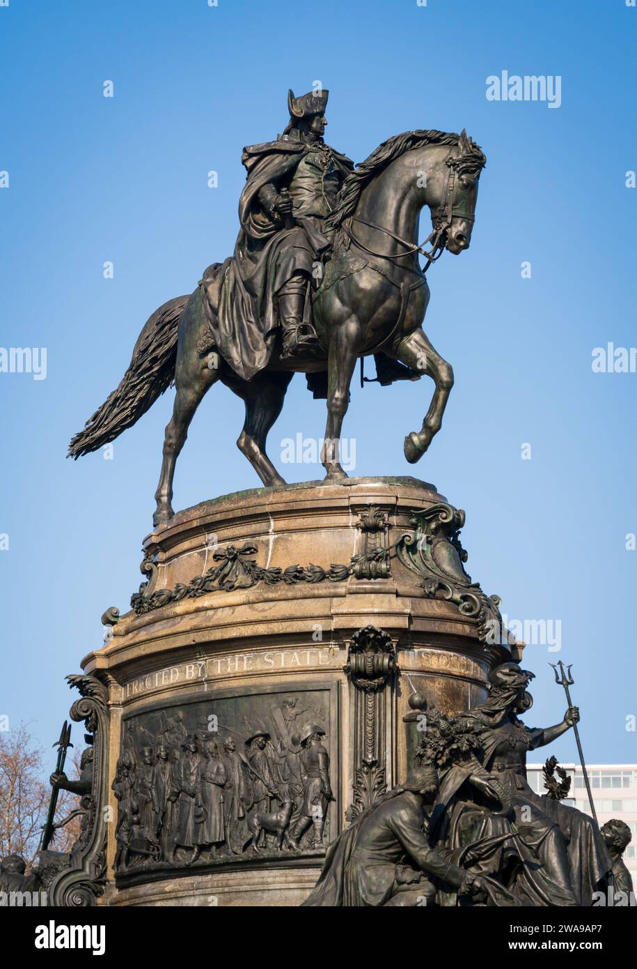 The Washington Monument in Philadelphia at Eakins Oval, near the ...