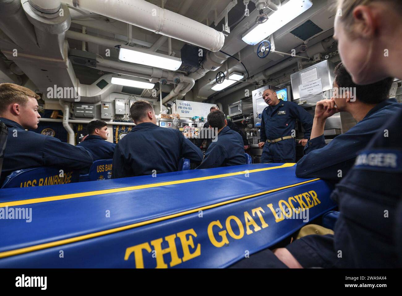 U s navy chief fire controlman hi-res stock photography and images - Alamy