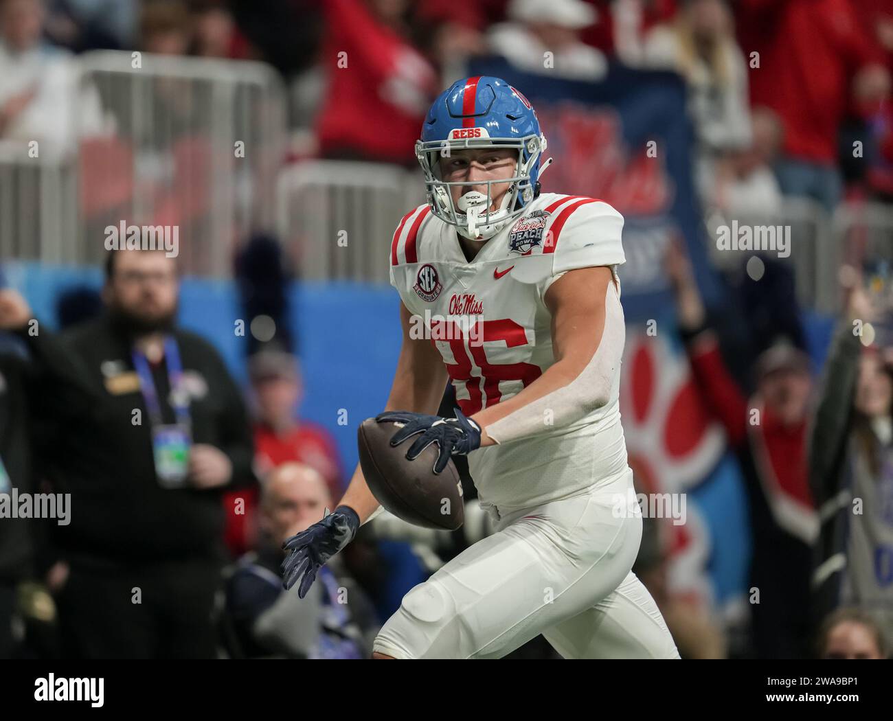 Mississippi Rebels tight end Caden Prieskorn (86) runs its in for a ...