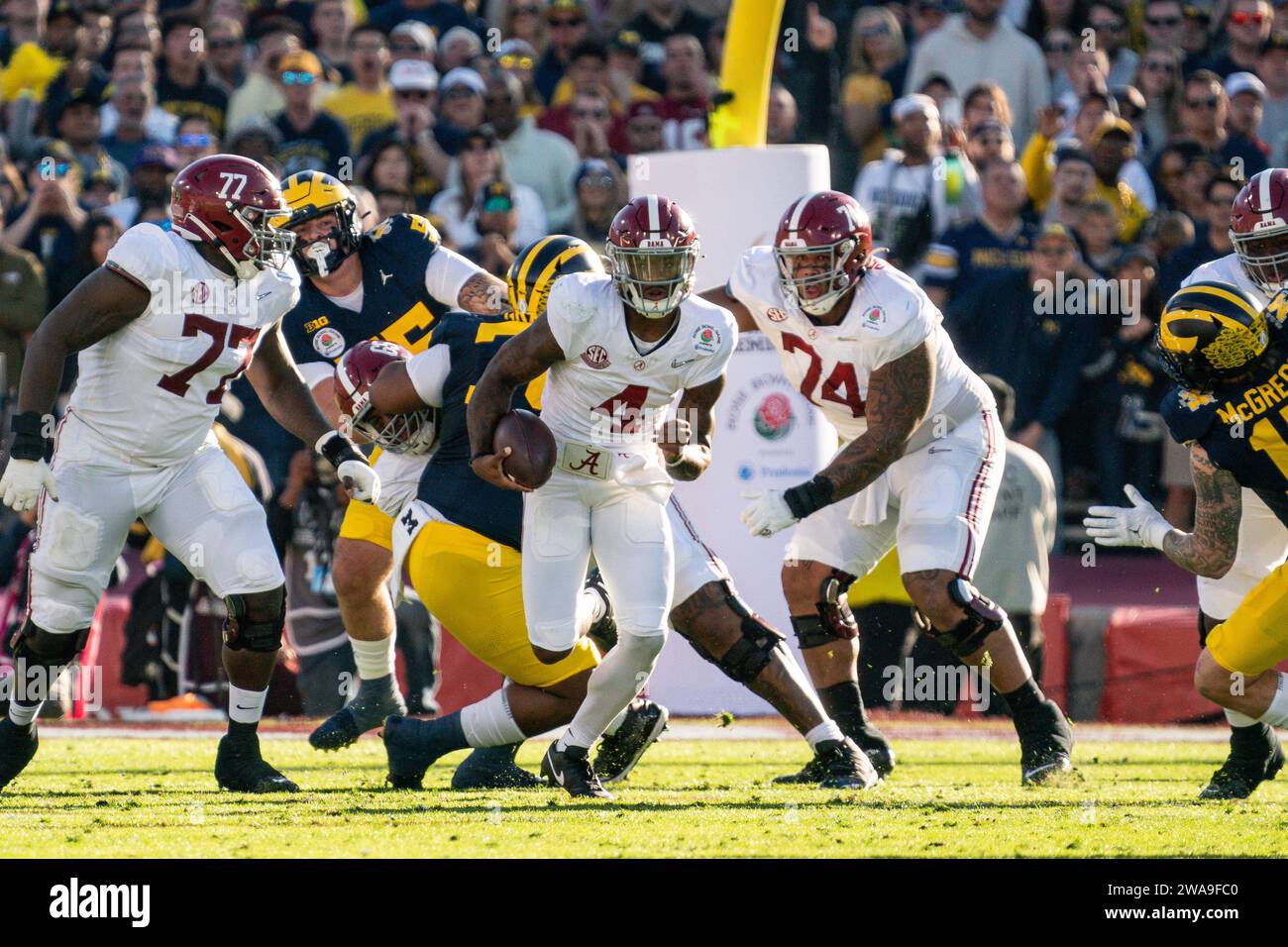 Alabama Crimson Tide quarterback Jalen Milroe (4) runs the ball during the CFP Semifinal at the ...