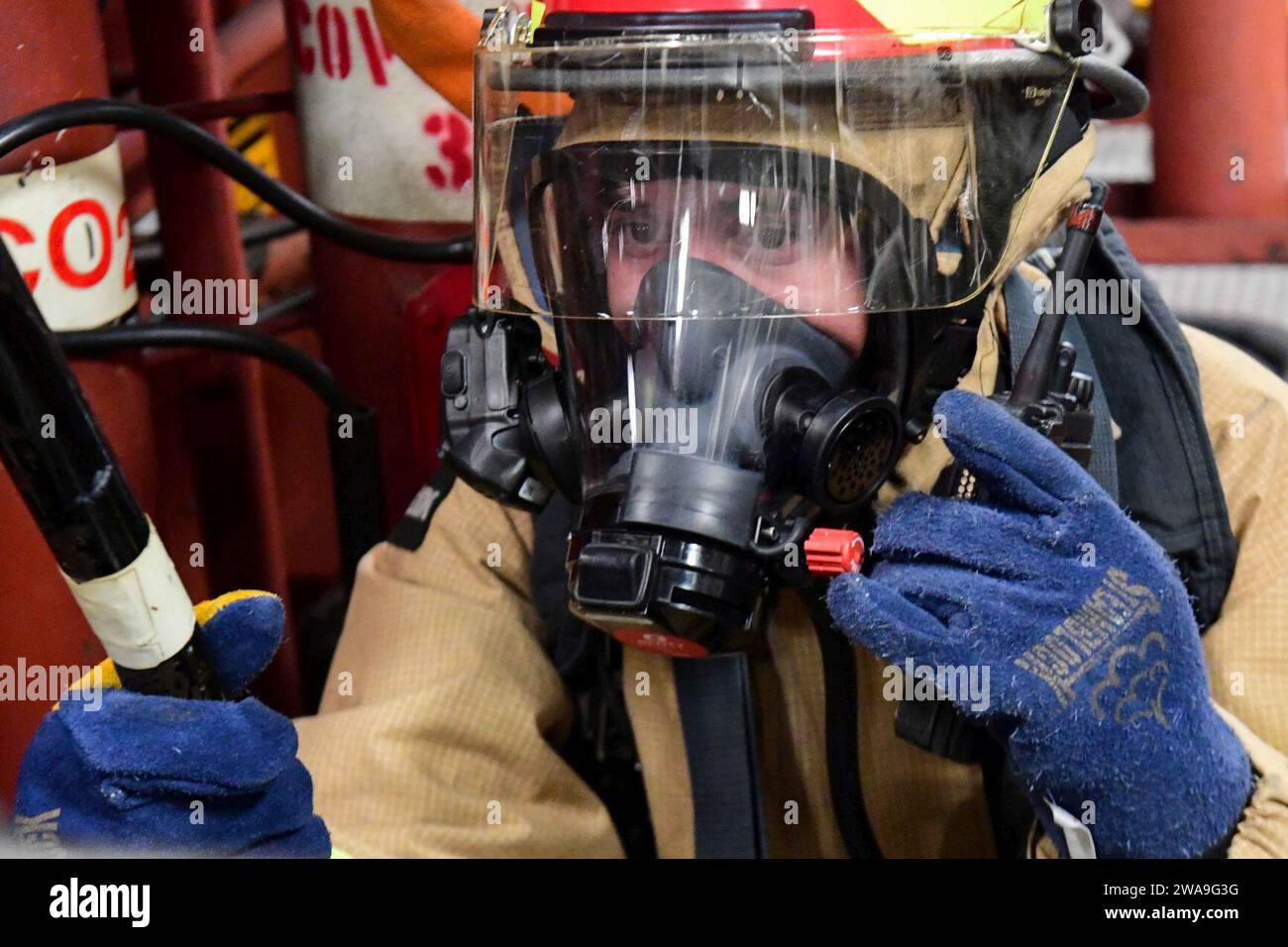 U s navy damage control fireman hi-res stock photography and images - Alamy