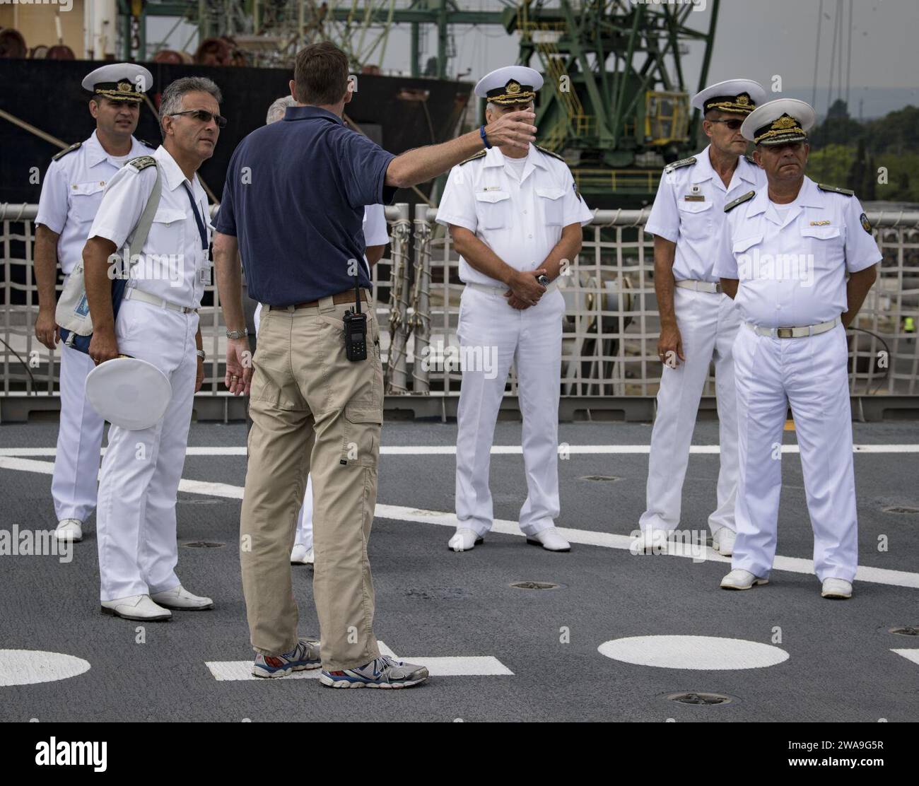 U s military officers tour hi-res stock photography and images - Alamy