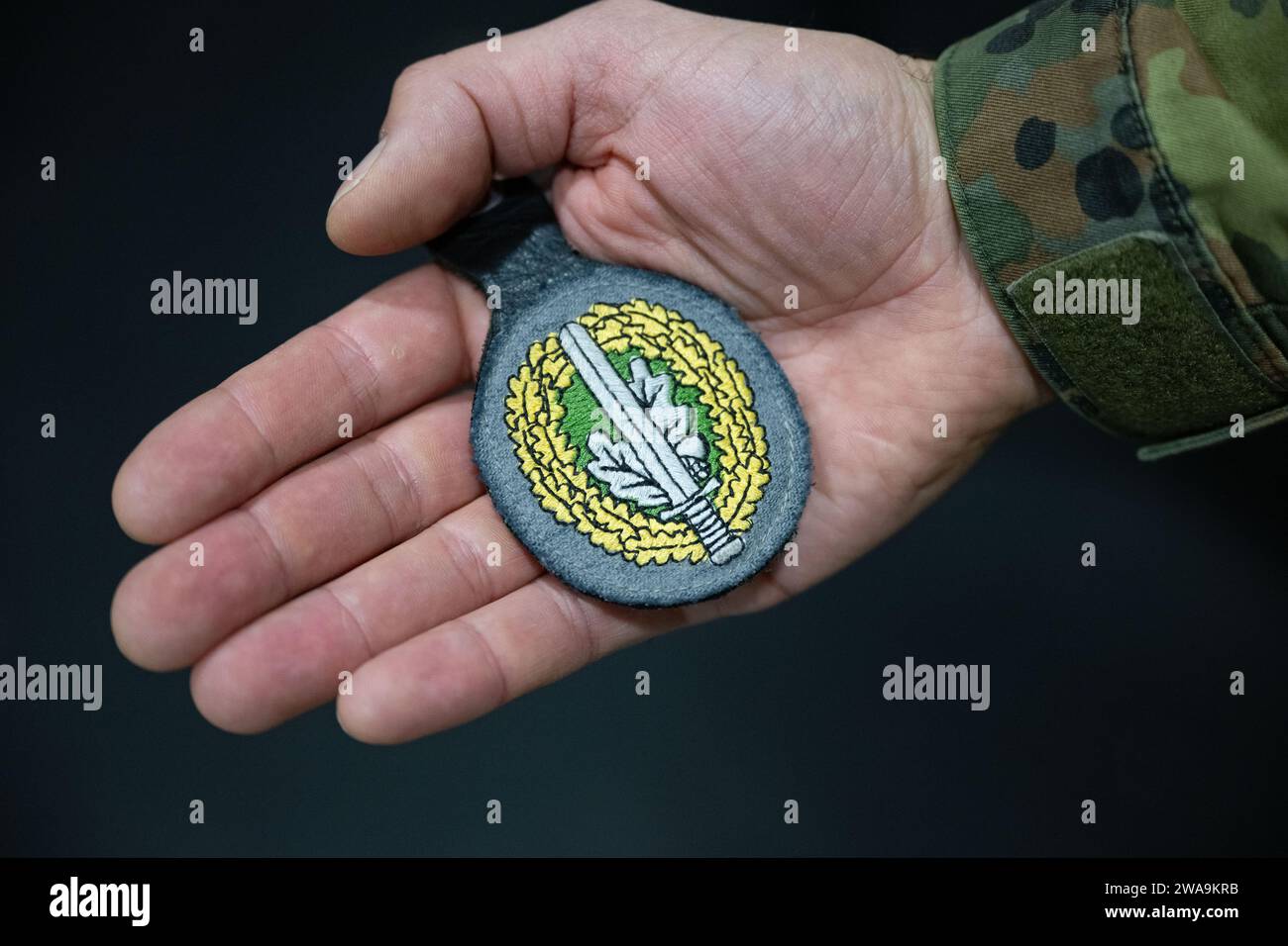 Calw, Germany. 11th Dec, 2023. A member of the Special Forces Command ...