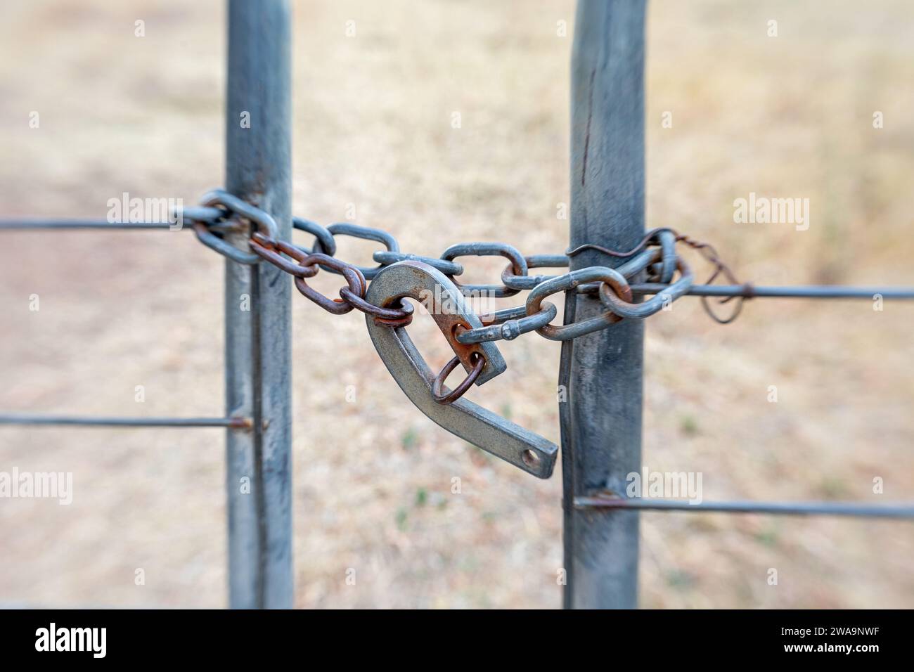 Entry gate gates gateway hi-res stock photography and images - Alamy