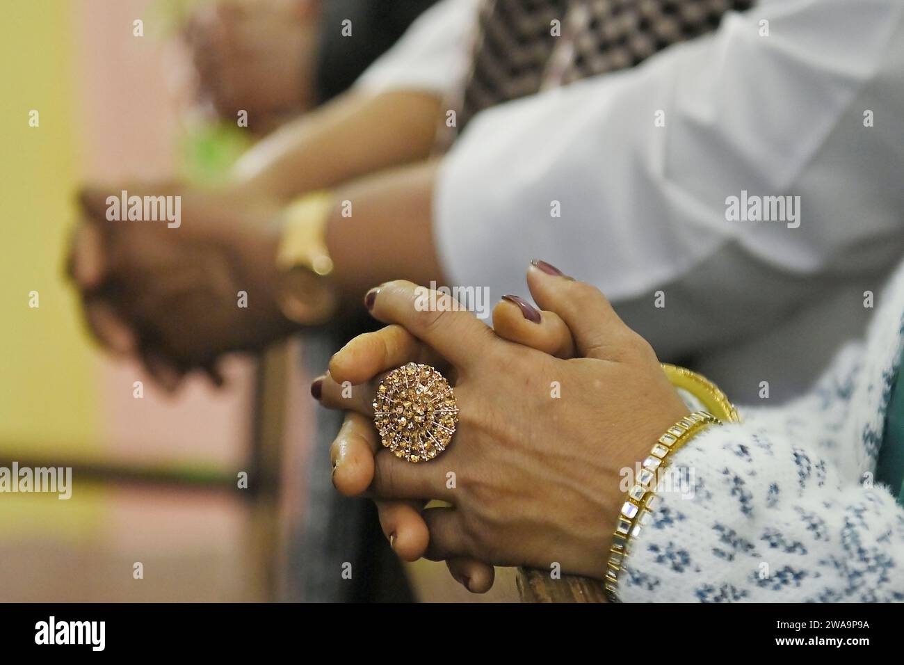 Christmas catholic church mass hi-res stock photography and images - Alamy