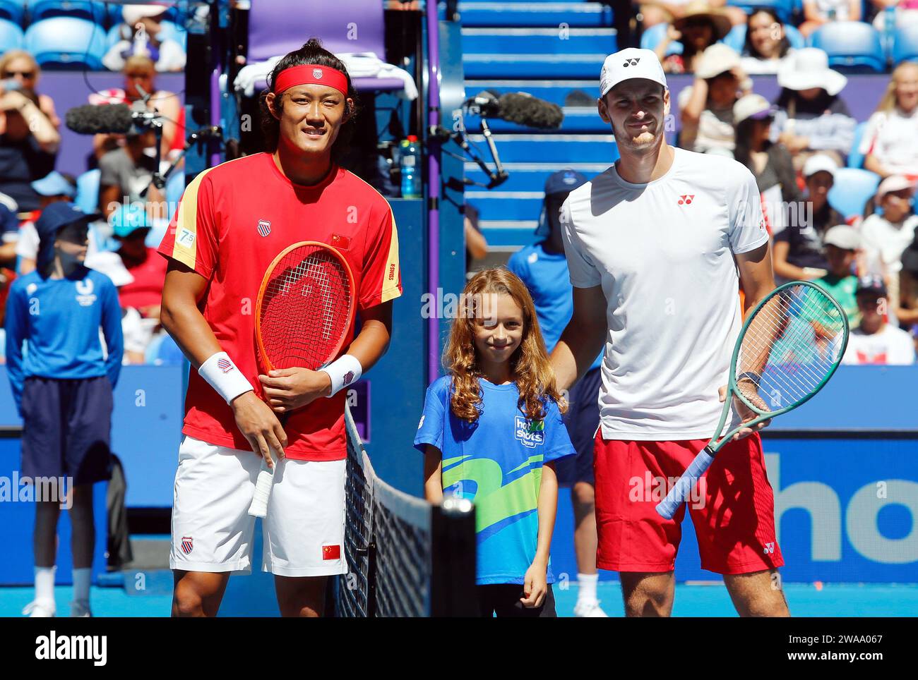 Perth, Australia. 3rd Jan, 2024. Zhang Zhizhen (L) of China poses with ...