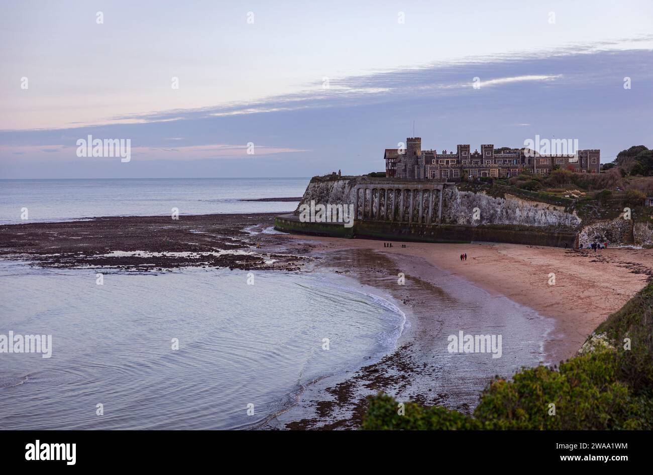 Evening blue hour view over Kingsgate bay and Kingsgate castle on the ...