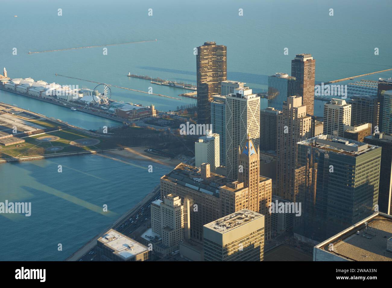 Aerial view navy pier chicago hi-res stock photography and images - Alamy