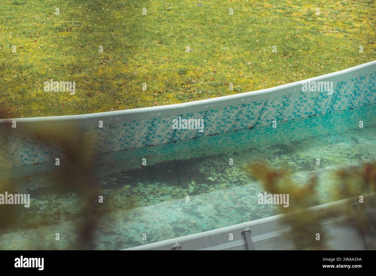 Dirty home hi-res stock photography and images - Alamy