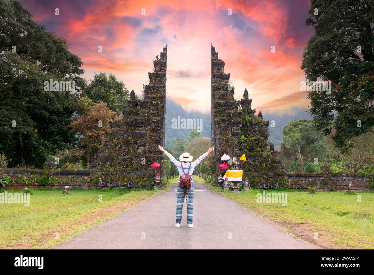 Bali handara gate hi-res stock photography and images - Alamy