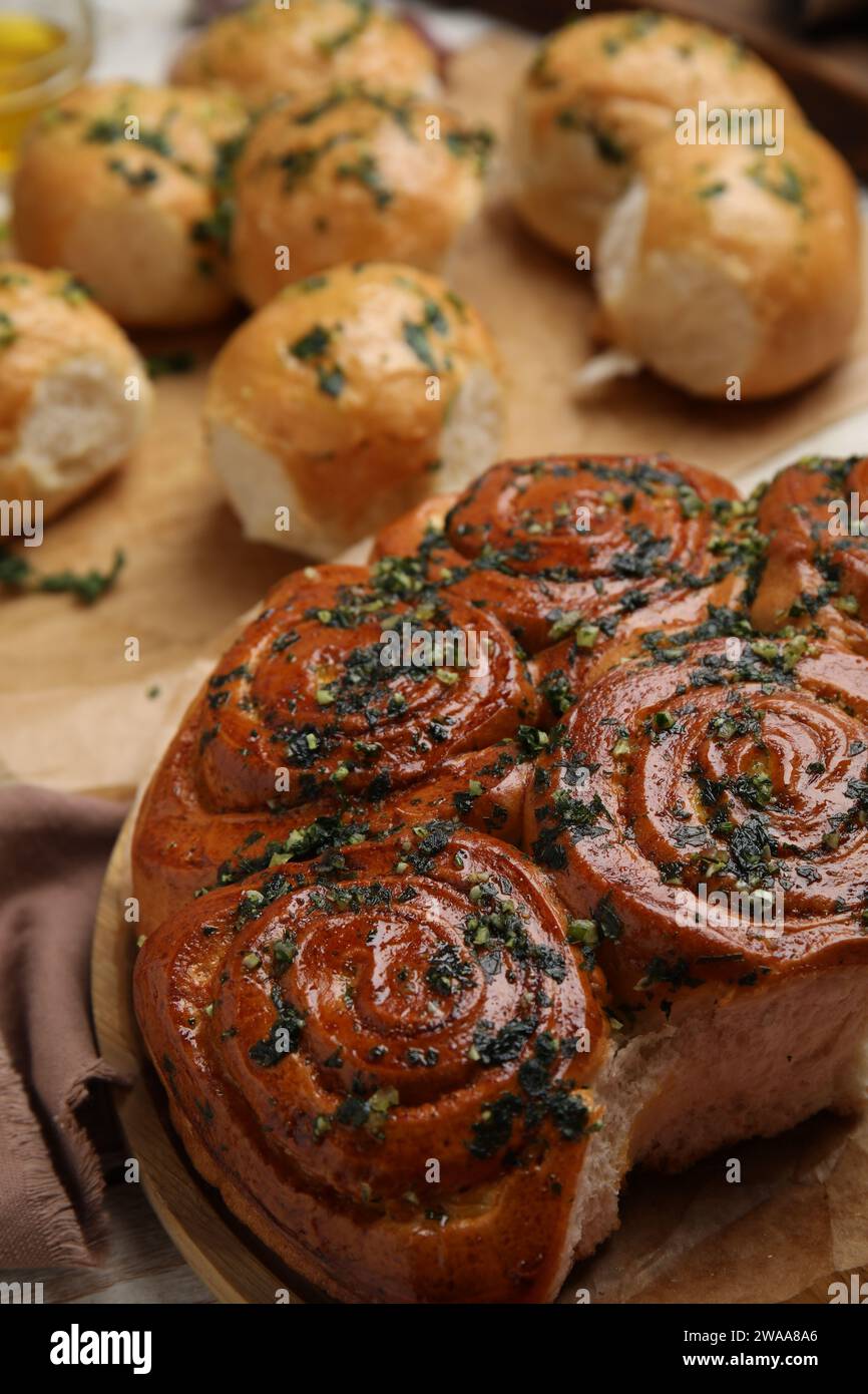 Traditional Ukrainian bread (Pampushky) with garlic, closeup view Stock ...