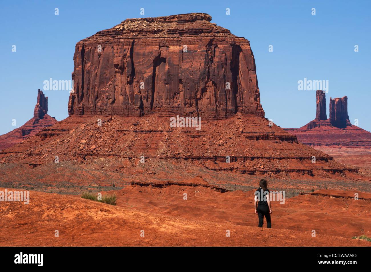 Beautiful women and scenery hi-res stock photography and images - Alamy