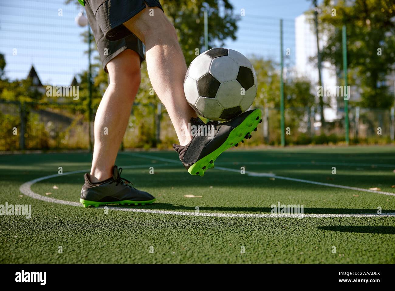 Foot tapping hi-res stock photography and images - Alamy